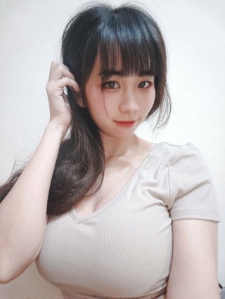 【靜兒1120】| PikoLive - 遊戲、電視、節目線上看